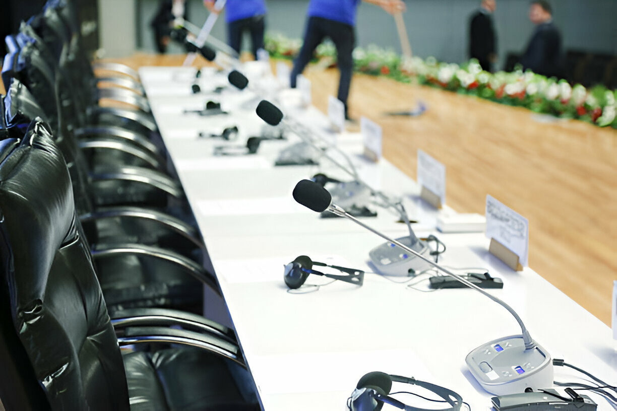 Conference Interpreting | Lokalizer | Language Service Provider